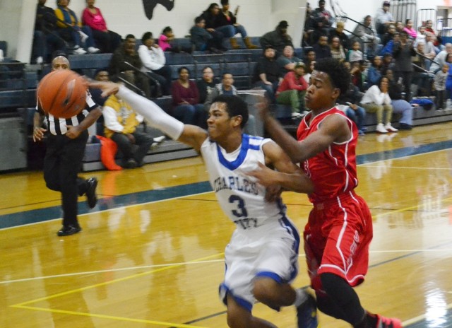 Panthers run out of gas, fall 71-57 to Southampton in home opener - New ...